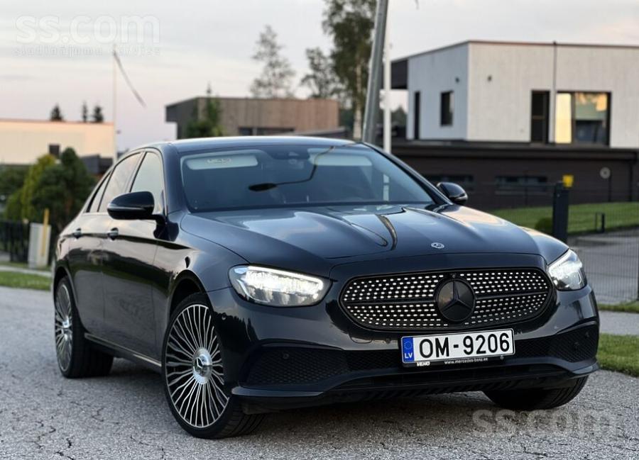 Grey Mercedes-Benz E 300 2022 in Valka, with an engine capacity of 2.00 L and mileage of 187 thousand km for 26690 €, photo 1 on AUTOMOTO.COM.LV