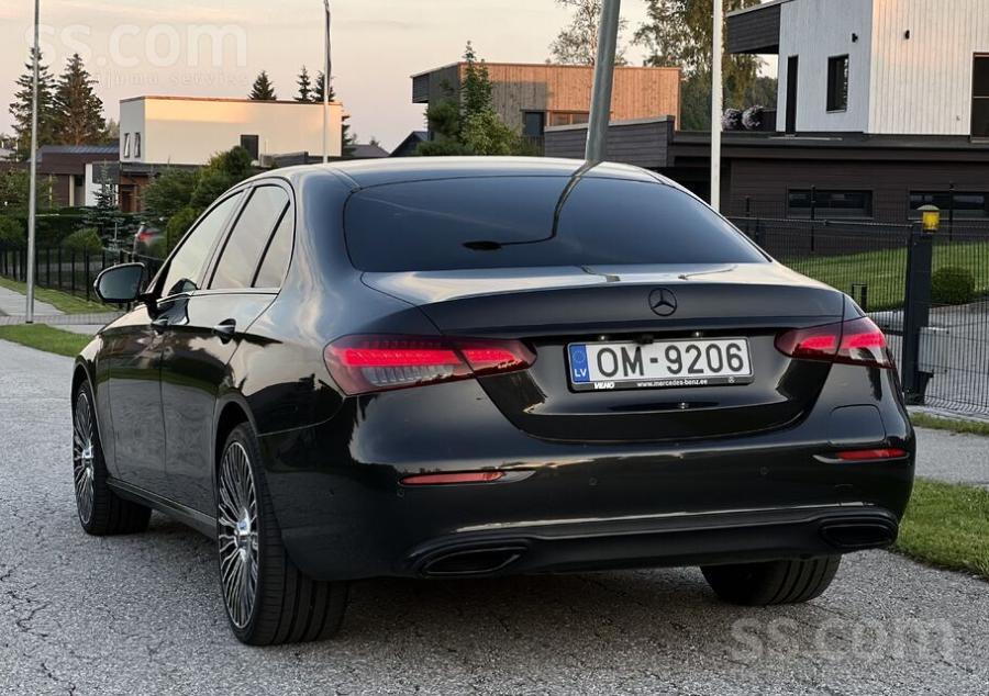 Grey Mercedes-Benz E 300 2022 in Valka, with an engine capacity of 2.00 L and mileage of 187 thousand km for 26690 €, photo 5 on AUTOMOTO.COM.LV
