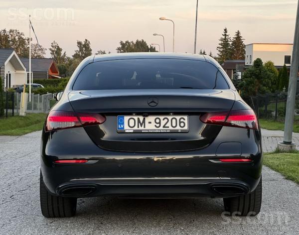 Grey Mercedes-Benz E 300 2022 in Valka, with an engine capacity of 2.00 L and mileage of 187 thousand km for 26690 €, photo 8 on AUTOMOTO.COM.LV