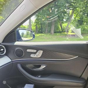 Pelēks Mercedes-Benz E 300 2022 Viļņa, ar dzinēja tilpumu 1.95 L un nobraukumu 238 tūkst. km par 29800 €, foto 4 vietnē AUTOMOTO.COM.LV
