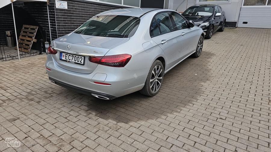 Grey Mercedes-Benz E 300 2022 in Vilnius, with an engine capacity of 2.00 L and mileage of 239 thousand km for 28800 €, photo 6 on AUTOMOTO.COM.LV