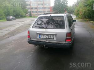 Серый Мерседес Е 300 1987 в Рига, объемом двигателя 3.00 л и пробегом 365 тыс. км за 3000 €, фото 4 на AUTOMOTO.COM.LV