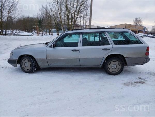 Grey Mercedes-Benz E 300 1996 in Riga, with an engine capacity of 3.00 L and mileage of 423 thousand km for 2290 €, photo 5 on AUTOMOTO.COM.LV