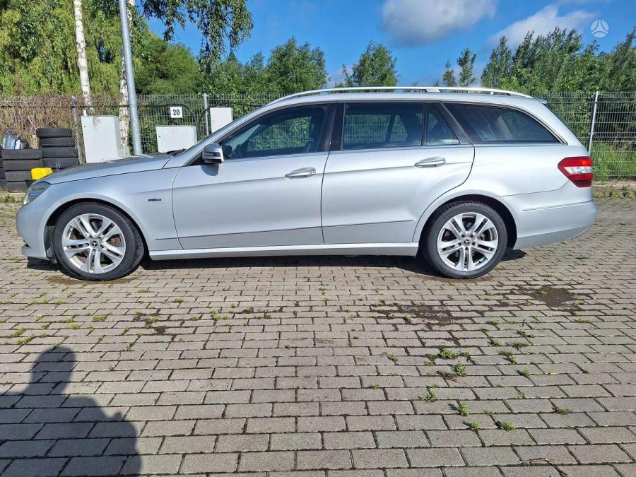 Pelēks Mercedes-Benz E 300 2010 Marijampole, ar dzinēja tilpumu 2.99 L un nobraukumu 300 tūkst. km par 4300 €, foto 6 vietnē AUTOMOTO.COM.LV