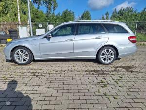 Grey Mercedes-Benz E 300 2010 in Marijampole, with an engine capacity of 2.99 L and mileage of 300 thousand km for 4000 €, photo 6 on AUTOMOTO.COM.LV