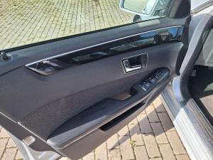 Grey Mercedes-Benz E 300 2010 in Marijampole, with an engine capacity of 2.99 L and mileage of 300 thousand km for 4000 €, photo 17 on AUTOMOTO.COM.LV
