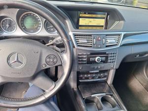 Grey Mercedes-Benz E 300 2010 in Marijampole, with an engine capacity of 2.99 L and mileage of 300 thousand km for 4000 €, photo 19 on AUTOMOTO.COM.LV