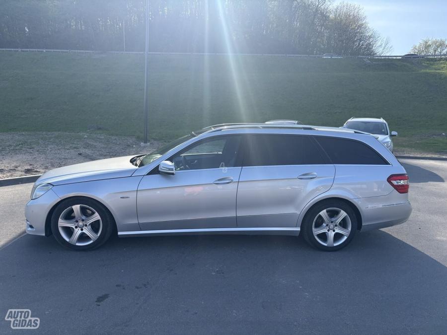 Pelēks Mercedes-Benz E 300 2011 Kauņa, ar dzinēja tilpumu 3.00 L un nobraukumu 293 tūkst. km par 4500 €, foto 3 vietnē AUTOMOTO.COM.LV