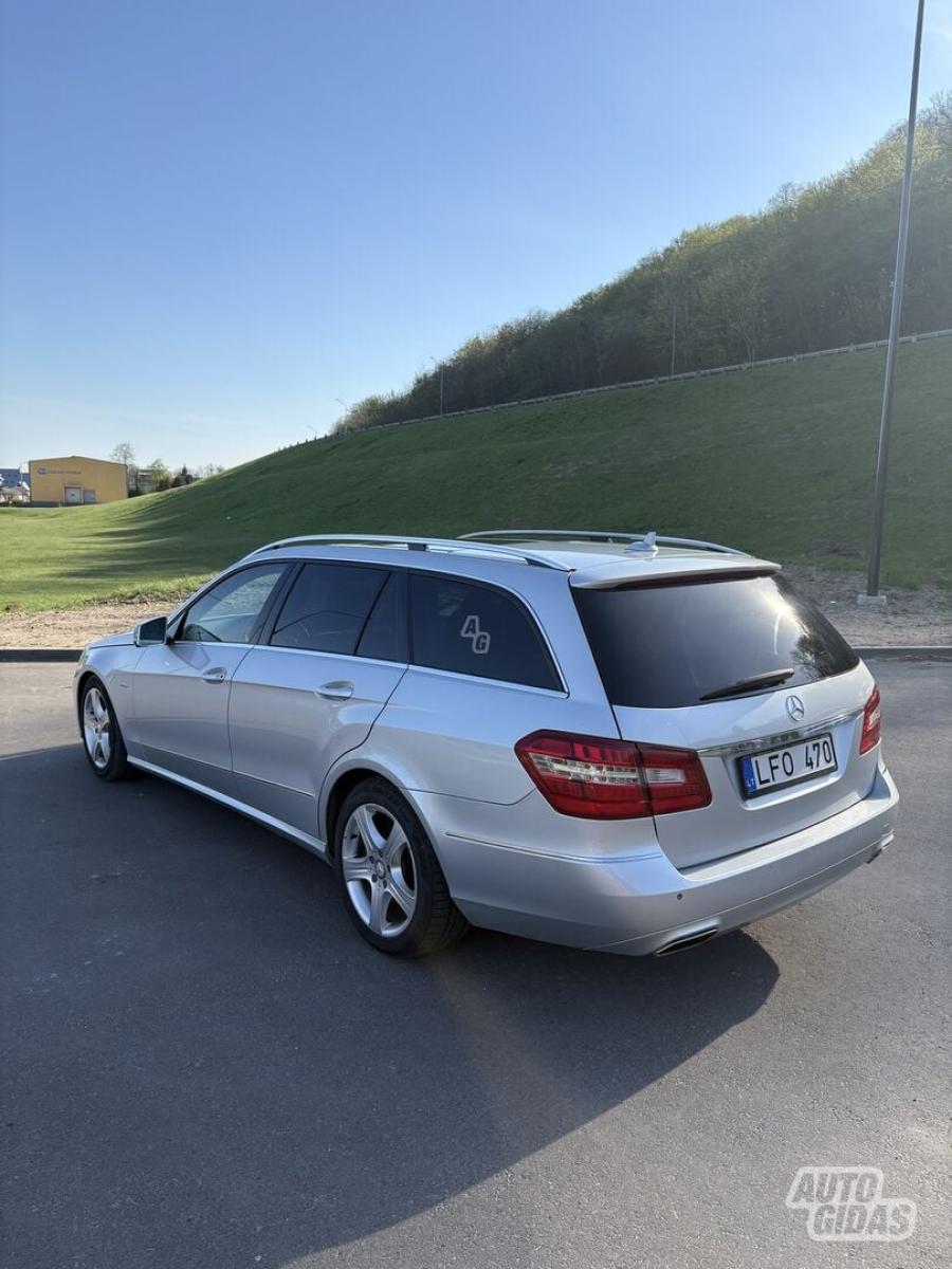 Pelēks Mercedes-Benz E 300 2011 Kauņa, ar dzinēja tilpumu 3.00 L un nobraukumu 293 tūkst. km par 4500 €, foto 4 vietnē AUTOMOTO.COM.LV