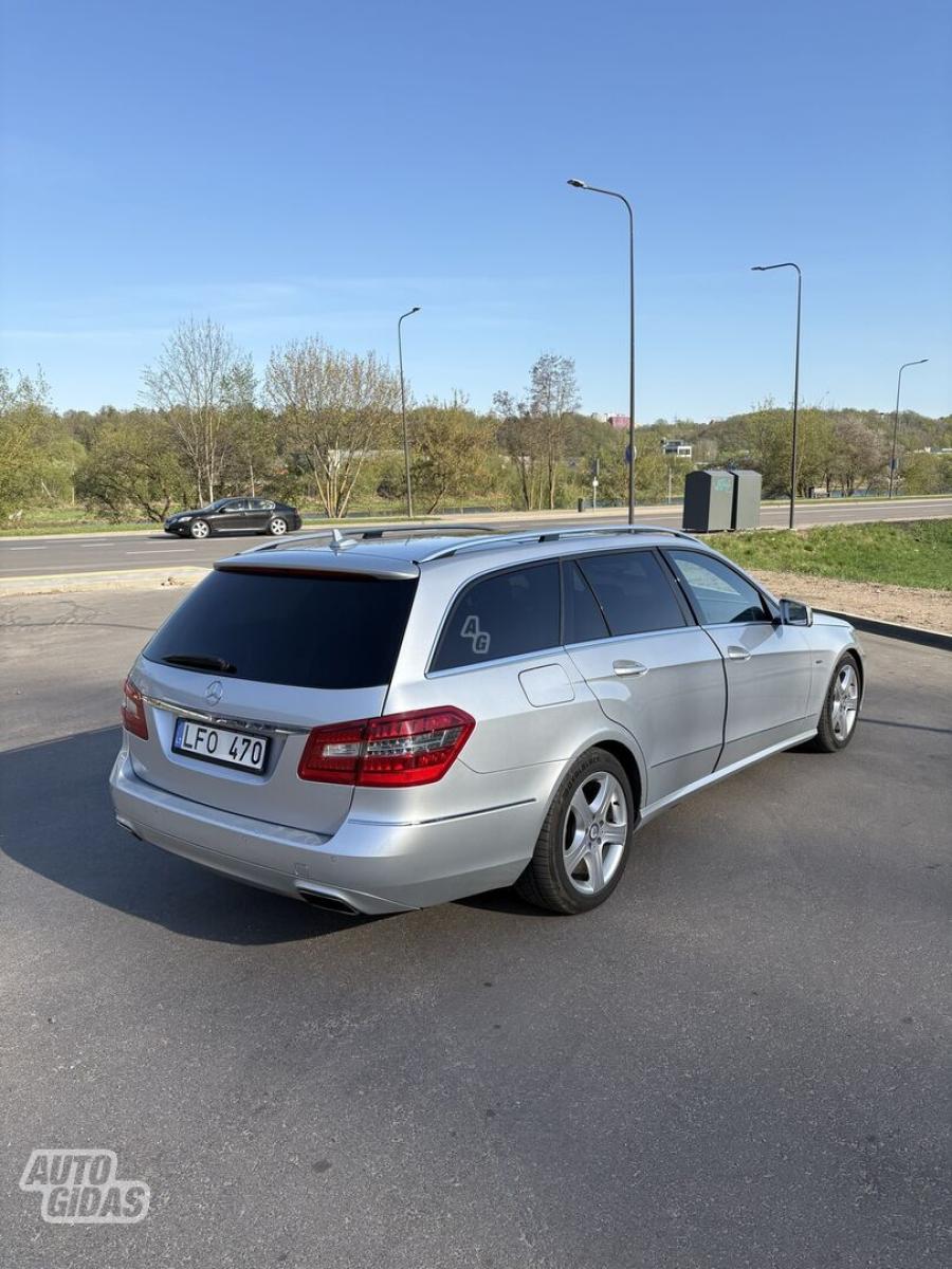 Pelēks Mercedes-Benz E 300 2011 Kauņa, ar dzinēja tilpumu 3.00 L un nobraukumu 293 tūkst. km par 4500 €, foto 6 vietnē AUTOMOTO.COM.LV