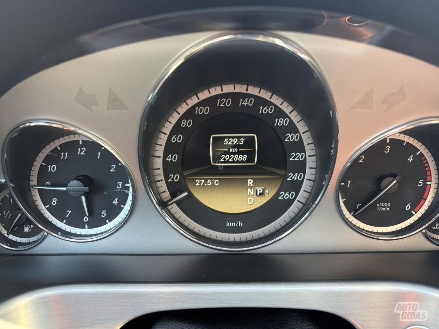 Pelēks Mercedes-Benz E 300 2011 Kauņa, ar dzinēja tilpumu 3.00 L un nobraukumu 293 tūkst. km par 4500 €, foto 10 vietnē AUTOMOTO.COM.LV
