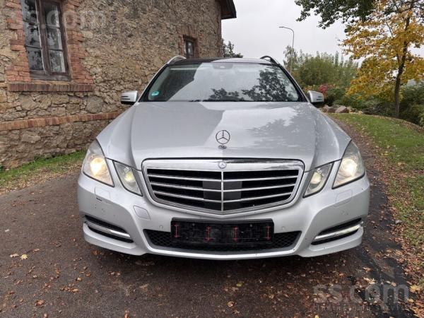 Pelēks Mercedes-Benz E 300 2011 Bauska, ar dzinēja tilpumu 3.00 L un nobraukumu 295 tūkst. km par 4300 €, foto 6 vietnē AUTOMOTO.COM.LV