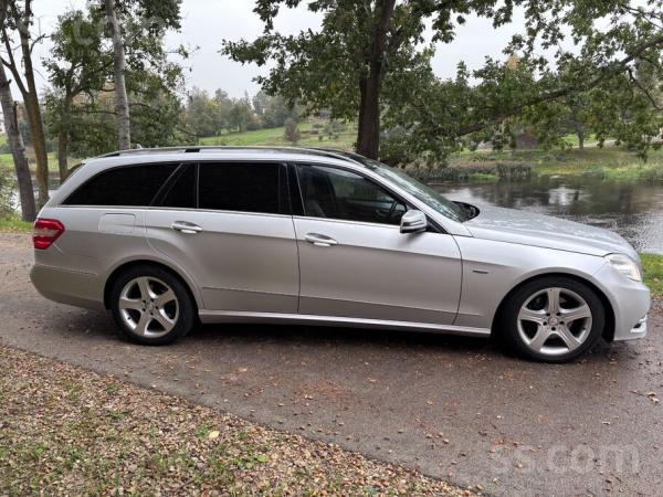 Pelēks Mercedes-Benz E 300 2011 Bauska, ar dzinēja tilpumu 3.00 L un nobraukumu 295 tūkst. km par 4300 €, foto 8 vietnē AUTOMOTO.COM.LV