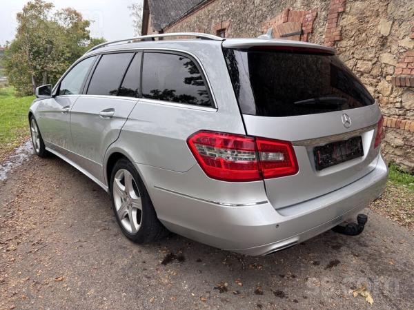Pelēks Mercedes-Benz E 300 2011 Bauska, ar dzinēja tilpumu 3.00 L un nobraukumu 295 tūkst. km par 4300 €, foto 11 vietnē AUTOMOTO.COM.LV