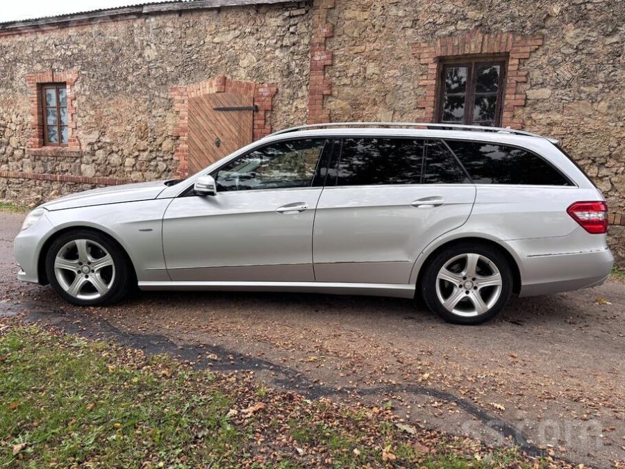 Pelēks Mercedes-Benz E 300 2011 Bauska, ar dzinēja tilpumu 3.00 L un nobraukumu 295 tūkst. km par 4300 €, foto 12 vietnē AUTOMOTO.COM.LV