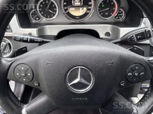 Pelēks Mercedes-Benz E 300 2011 Bauska, ar dzinēja tilpumu 3.00 L un nobraukumu 295 tūkst. km par 4300 €, foto 18 vietnē AUTOMOTO.COM.LV