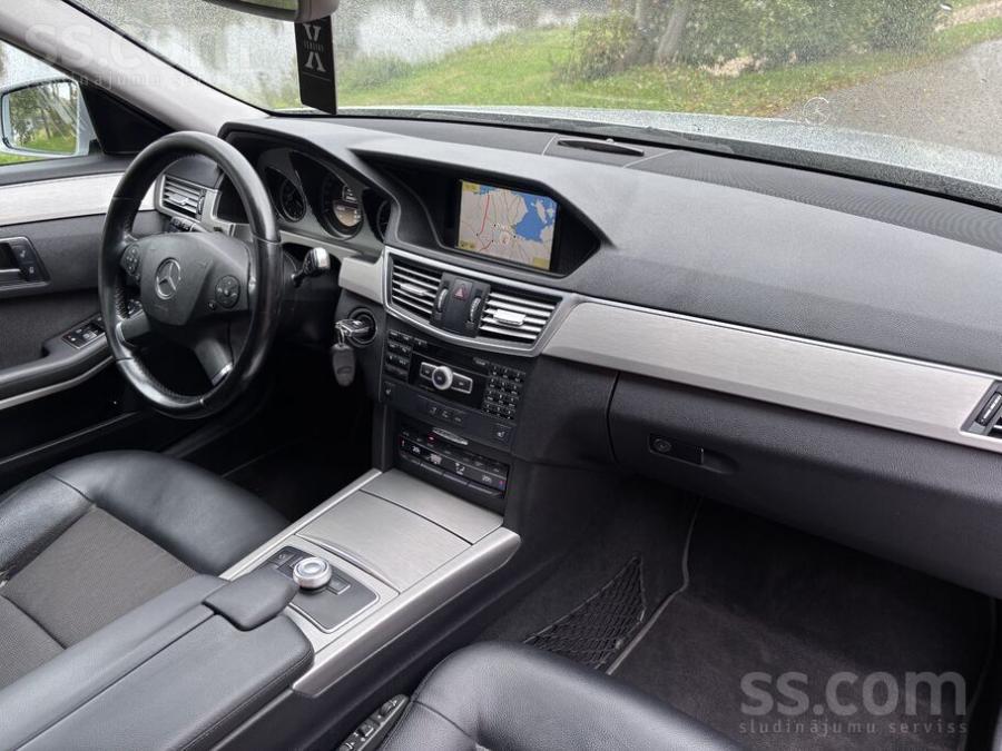 Pelēks Mercedes-Benz E 300 2011 Bauska, ar dzinēja tilpumu 3.00 L un nobraukumu 295 tūkst. km par 4300 €, foto 28 vietnē AUTOMOTO.COM.LV