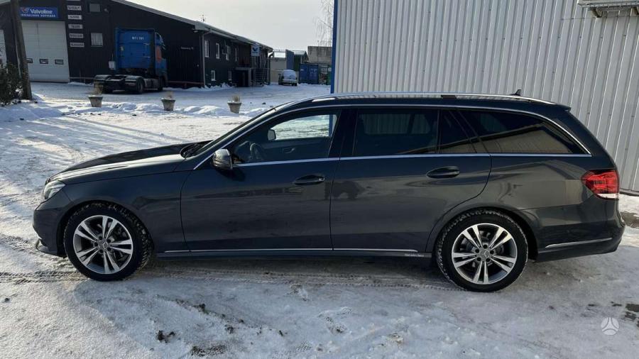Pelēks Mercedes-Benz E 300 2013 Marijampole, ar dzinēja tilpumu 2.20 L un nobraukumu 290 tūkst. km par 11300 €, foto 11 vietnē AUTOMOTO.COM.LV