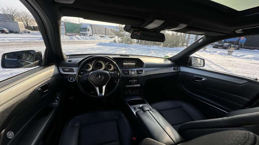 Pelēks Mercedes-Benz E 300 2013 Marijampole, ar dzinēja tilpumu 2.20 L un nobraukumu 290 tūkst. km par 11300 €, foto 13 vietnē AUTOMOTO.COM.LV