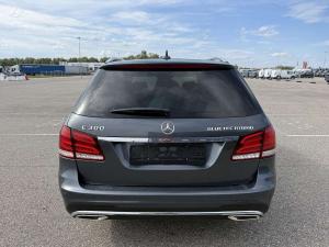 Grey Mercedes-Benz E 300 2013 in Vilnius, with an engine capacity of 2.20 L and mileage of 369 thousand km for 6200 €, photo 5 on AUTOMOTO.COM.LV