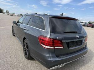 Grey Mercedes-Benz E 300 2013 in Vilnius, with an engine capacity of 2.20 L and mileage of 369 thousand km for 6200 €, photo 6 on AUTOMOTO.COM.LV