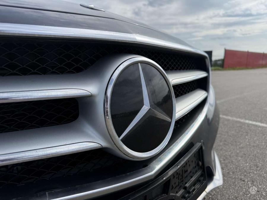 Grey Mercedes-Benz E 300 2013 in Vilnius, with an engine capacity of 2.20 L and mileage of 369 thousand km for 6200 €, photo 13 on AUTOMOTO.COM.LV