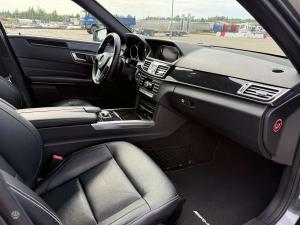 Grey Mercedes-Benz E 300 2013 in Vilnius, with an engine capacity of 2.20 L and mileage of 369 thousand km for 6200 €, photo 16 on AUTOMOTO.COM.LV