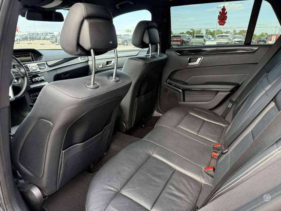 Grey Mercedes-Benz E 300 2013 in Vilnius, with an engine capacity of 2.20 L and mileage of 369 thousand km for 6200 €, photo 20 on AUTOMOTO.COM.LV