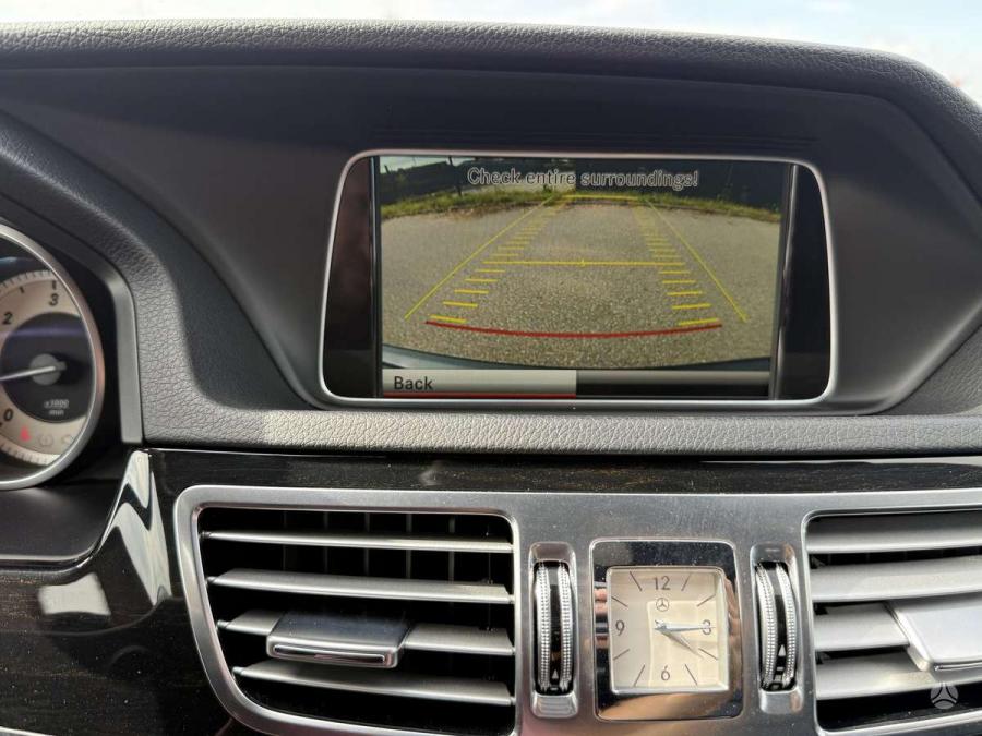 Grey Mercedes-Benz E 300 2013 in Vilnius, with an engine capacity of 2.20 L and mileage of 369 thousand km for 6200 €, photo 24 on AUTOMOTO.COM.LV