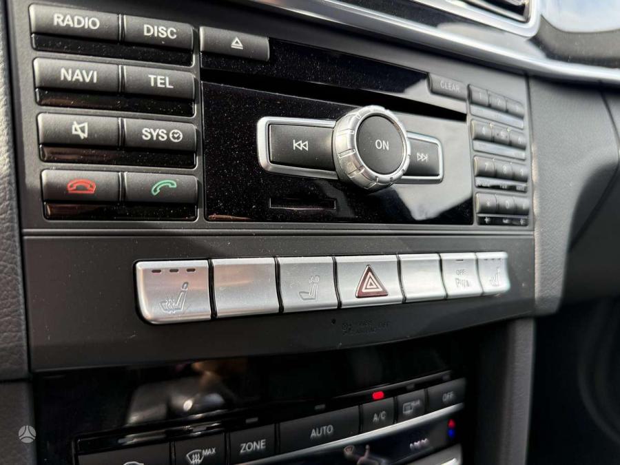 Grey Mercedes-Benz E 300 2013 in Vilnius, with an engine capacity of 2.20 L and mileage of 369 thousand km for 6200 €, photo 28 on AUTOMOTO.COM.LV