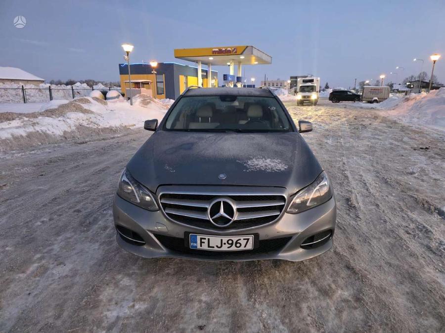 Grey Mercedes-Benz E 300 2014 in Kretinga, with an engine capacity of 2.10 L and mileage of 225 thousand km for 6200 €, photo 1 on AUTOMOTO.COM.LV