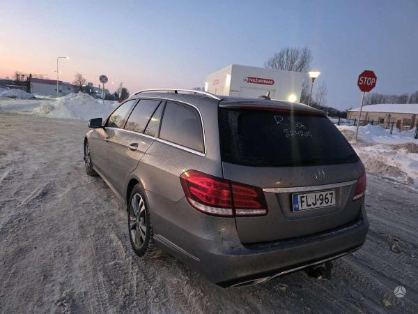 Grey Mercedes-Benz E 300 2014 in Kretinga, with an engine capacity of 2.10 L and mileage of 224 thousand km for 6300 €, photo 3 on AUTOMOTO.COM.LV