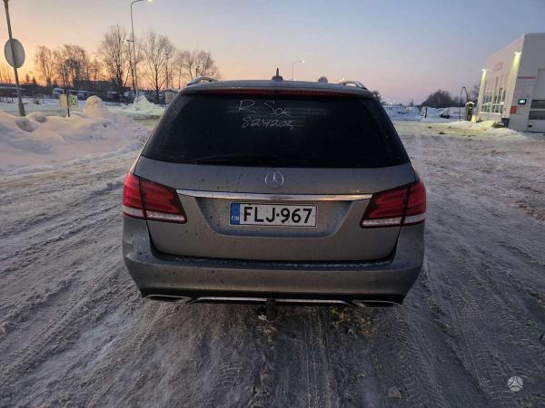 Grey Mercedes-Benz E 300 2014 in Kretinga, with an engine capacity of 2.10 L and mileage of 224 thousand km for 6300 €, photo 4 on AUTOMOTO.COM.LV