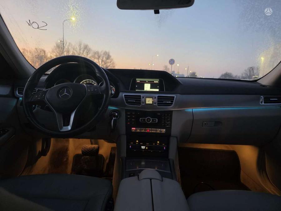 Pelēks Mercedes-Benz E 300 2014 Kretinga, ar dzinēja tilpumu 2.10 L un nobraukumu 221 tūkst. km par 5800 €, foto 15 vietnē AUTOMOTO.COM.LV
