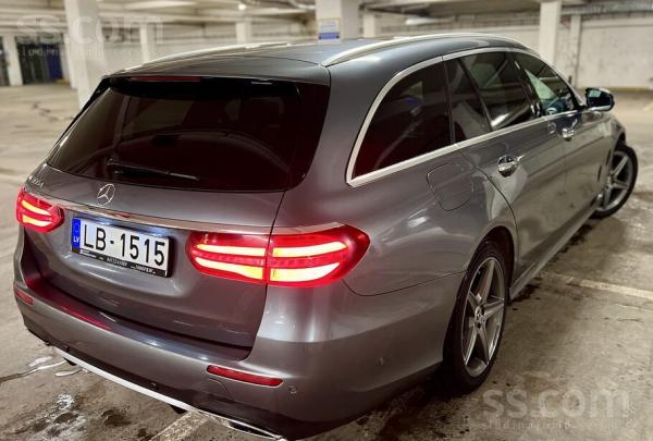 Pelēks Mercedes-Benz E 300 2018 Liepāja, ar dzinēja tilpumu 2.00 L un nobraukumu 238 tūkst. km par 23450 €, foto 3 vietnē AUTOMOTO.COM.LV
