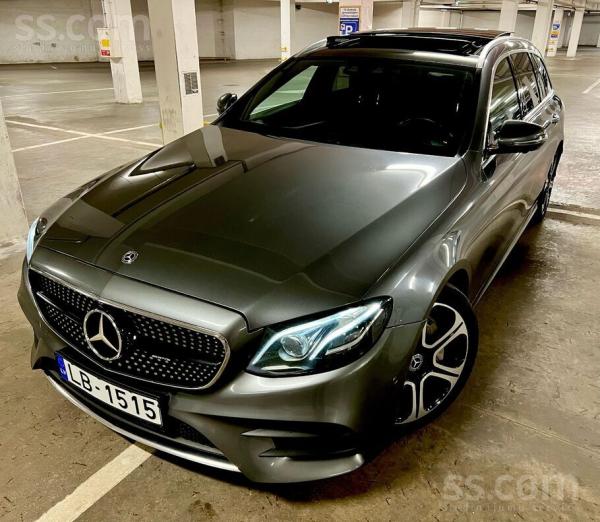 Pelēks Mercedes-Benz E 300 2018 Liepāja, ar dzinēja tilpumu 2.00 L un nobraukumu 240 tūkst. km par 21950 €, foto 1 vietnē AUTOMOTO.COM.LV