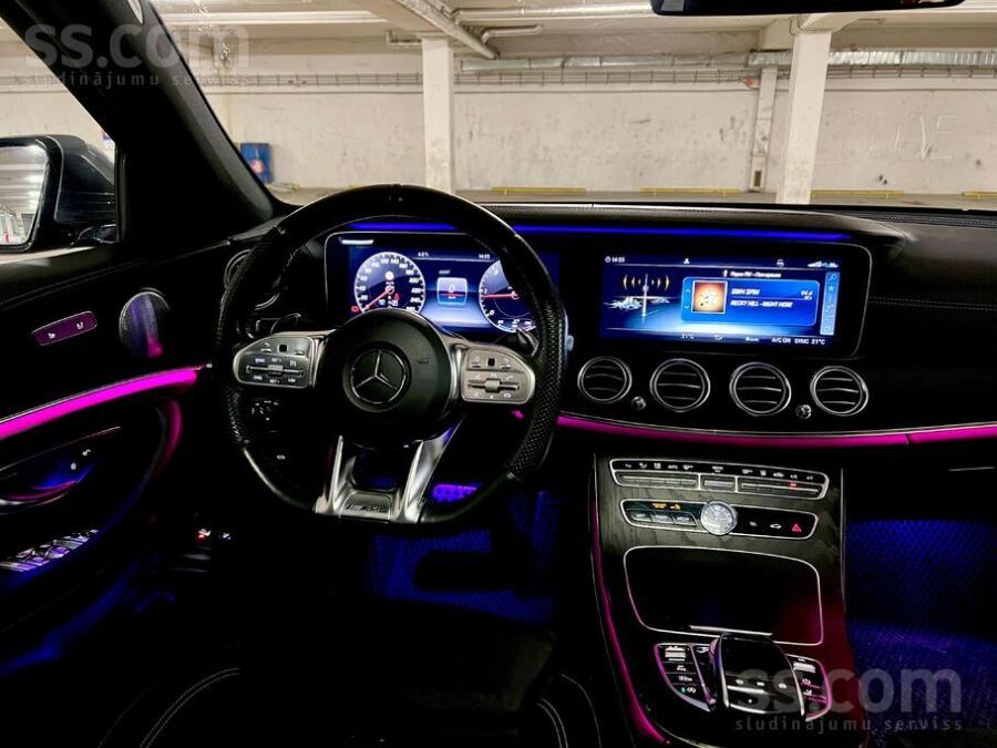 Серый Мерседес Е 300 2018 в Лиепая, объемом двигателя 2.00 л и пробегом 240 тыс. км за 21950 €, фото 17 на AUTOMOTO.COM.LV