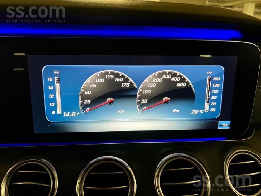 Серый Мерседес Е 300 2018 в Лиепая, объемом двигателя 2.00 л и пробегом 240 тыс. км за 21950 €, фото 29 на AUTOMOTO.COM.LV