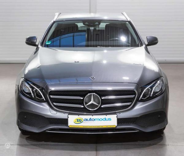 Pelēks Mercedes-Benz E 300 2019 Viļņa, ar dzinēja tilpumu 1.95 L un nobraukumu 94 tūkst. km par 21900 €, foto 5 vietnē AUTOMOTO.COM.LV