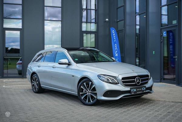 Pelēks Mercedes-Benz E 300 2019 Kauņa, ar dzinēja tilpumu 1.95 L un nobraukumu 198 tūkst. km par 19950 €, foto 1 vietnē AUTOMOTO.COM.LV