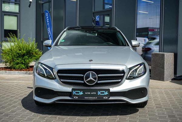 Pelēks Mercedes-Benz E 300 2019 Kauņa, ar dzinēja tilpumu 1.95 L un nobraukumu 198 tūkst. km par 19950 €, foto 4 vietnē AUTOMOTO.COM.LV