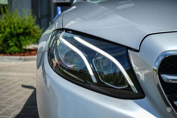 Pelēks Mercedes-Benz E 300 2019 Kauņa, ar dzinēja tilpumu 1.95 L un nobraukumu 198 tūkst. km par 19950 €, foto 7 vietnē AUTOMOTO.COM.LV