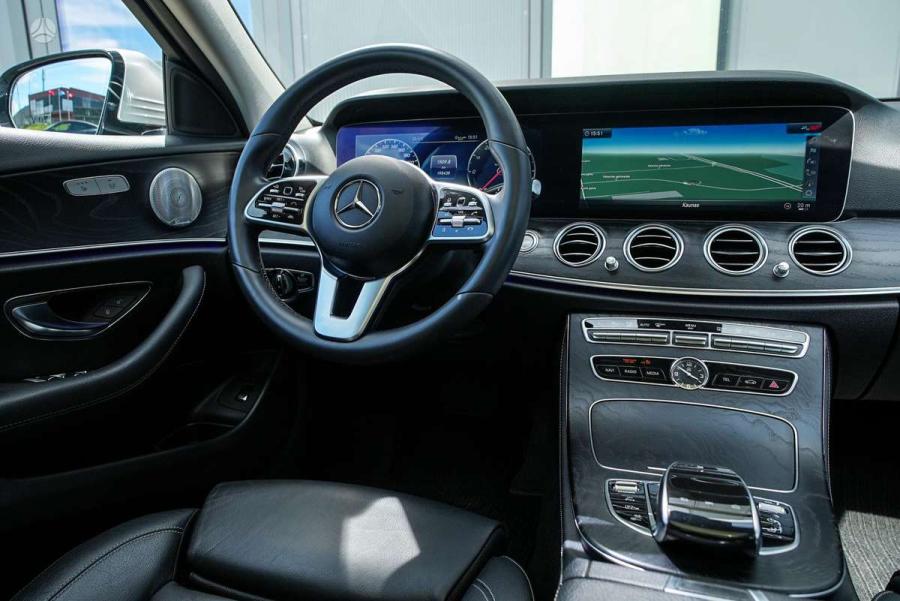 Серый Мерседес Е 300 2019 в Каунас, объемом двигателя 1.95 л и пробегом 198 тыс. км за 19950 €, фото 18 на AUTOMOTO.COM.LV