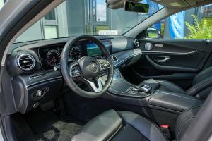 Серый Мерседес Е 300 2019 в Каунас, объемом двигателя 1.95 л и пробегом 198 тыс. км за 19950 €, фото 27 на AUTOMOTO.COM.LV