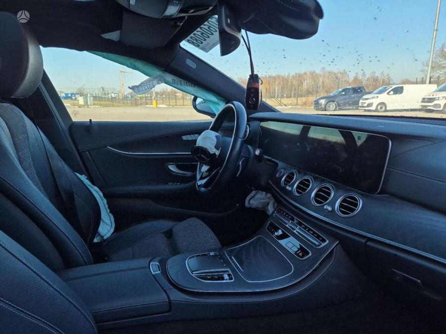 Pelēks Mercedes-Benz E 300 2020 Klaipėda, ar dzinēja tilpumu 1.95 L un nobraukumu 82 tūkst. km par 9200 €, foto 8 vietnē AUTOMOTO.COM.LV