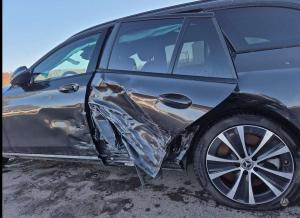 Pelēks Mercedes-Benz E 300 2020 Klaipėda, ar dzinēja tilpumu 1.95 L un nobraukumu 82 tūkst. km par 9200 €, foto 12 vietnē AUTOMOTO.COM.LV