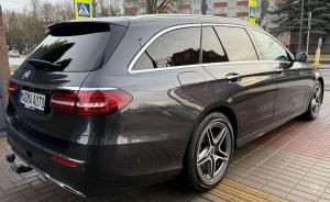 Pelēks Mercedes-Benz E 300 2020 Marijampole, ar dzinēja tilpumu 1.95 L un nobraukumu 99 tūkst. km par 32444 €, foto 10 vietnē AUTOMOTO.COM.LV