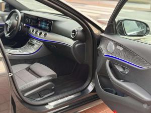 Pelēks Mercedes-Benz E 300 2020 Marijampole, ar dzinēja tilpumu 1.95 L un nobraukumu 99 tūkst. km par 32444 €, foto 12 vietnē AUTOMOTO.COM.LV