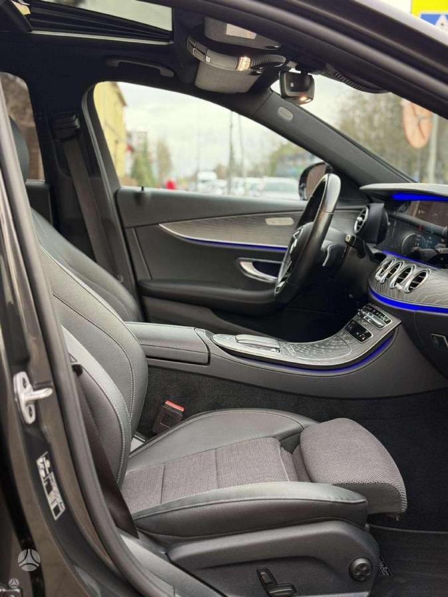Pelēks Mercedes-Benz E 300 2020 Marijampole, ar dzinēja tilpumu 1.95 L un nobraukumu 99 tūkst. km par 32444 €, foto 14 vietnē AUTOMOTO.COM.LV