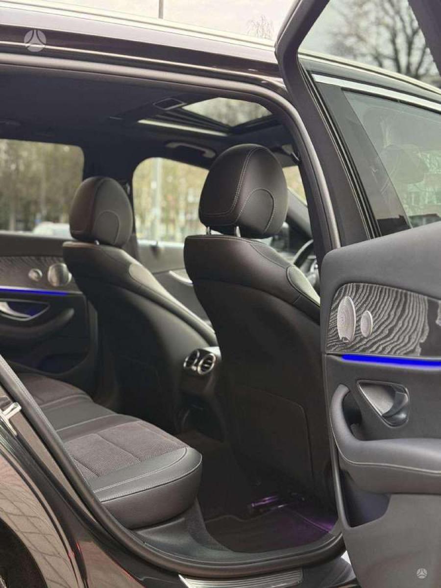 Pelēks Mercedes-Benz E 300 2020 Marijampole, ar dzinēja tilpumu 1.95 L un nobraukumu 99 tūkst. km par 32444 €, foto 16 vietnē AUTOMOTO.COM.LV